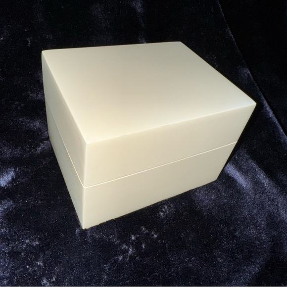 Jonathan Adler | Other | Jonathan Adler Vintage Lacquer Stash Box Small ...